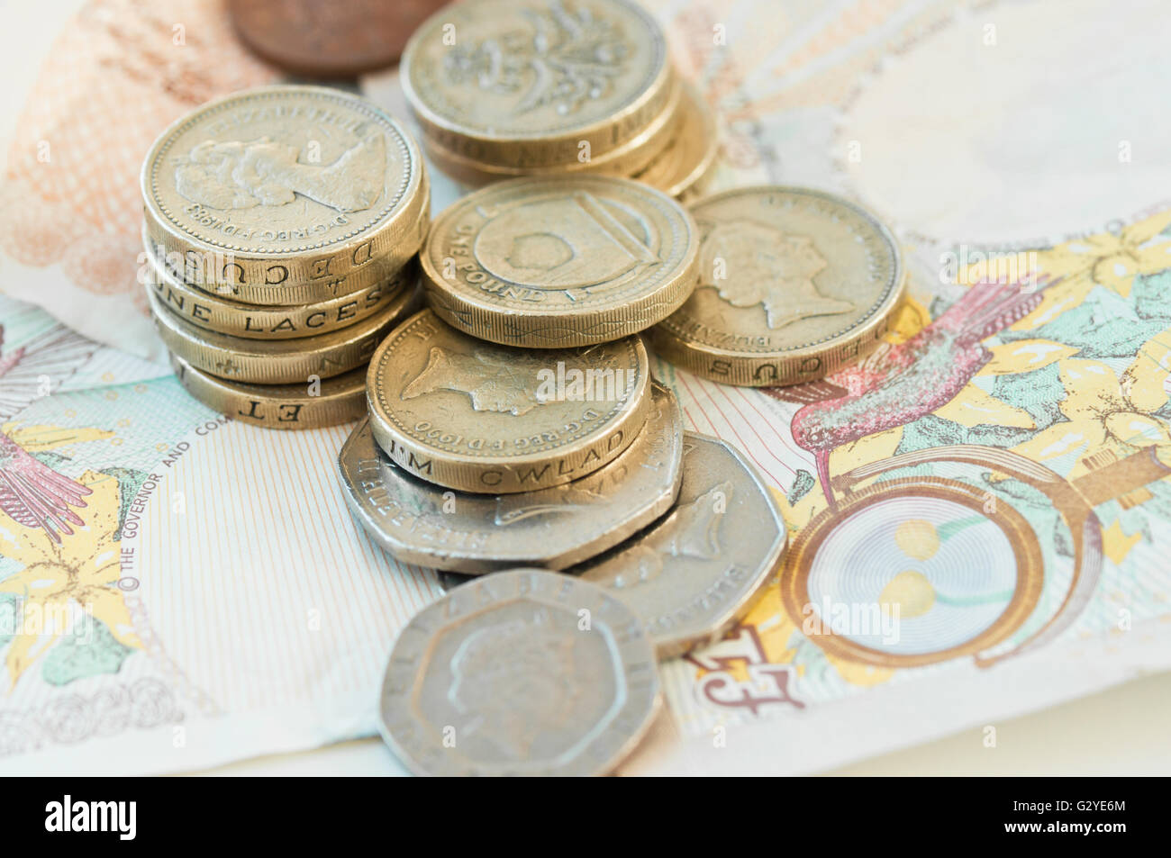 British money notes and coins Stock Photo - Alamy