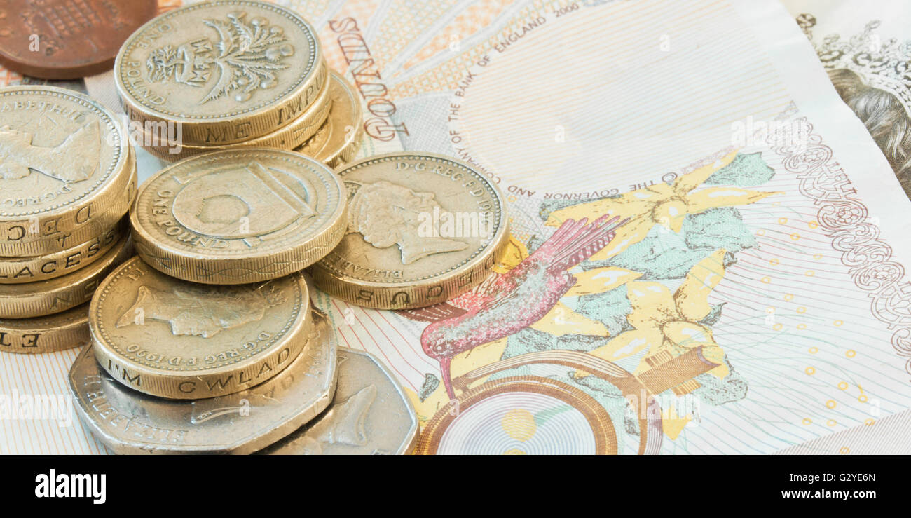 British coins and Ten pound notes Stock Photo - Alamy