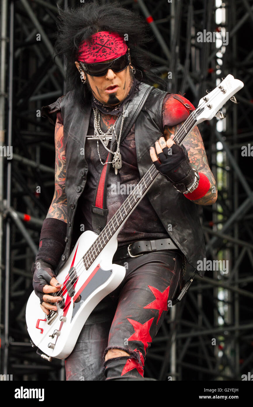 Sixx hi-res stock photography and images - Alamy