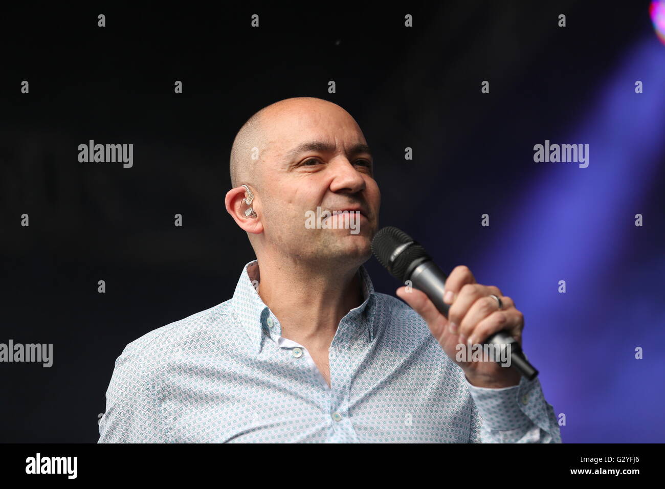 Kenny thomas singer hi-res stock photography and images - Alamy