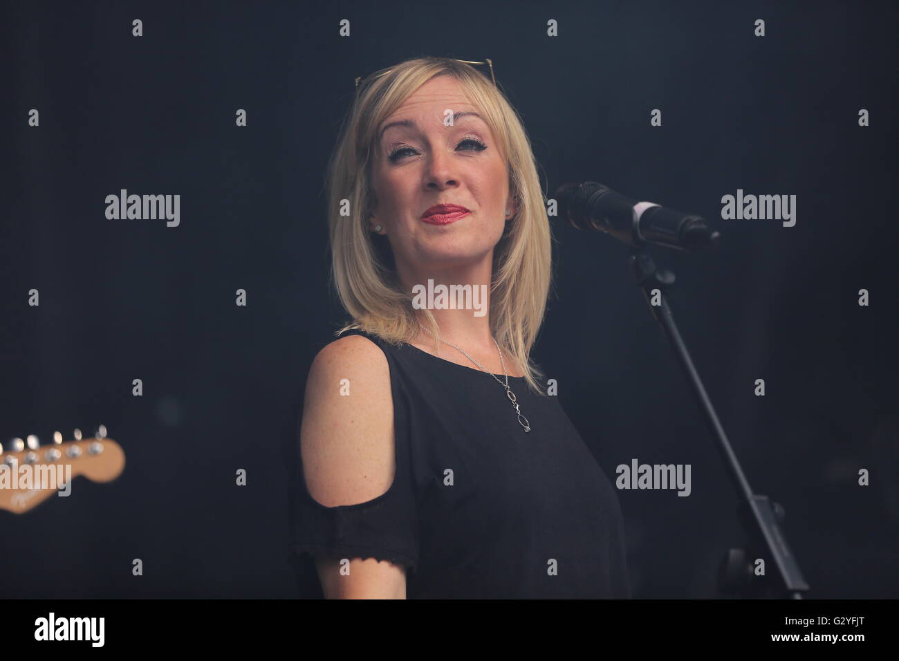 Kenny Thomas Singer High Resolution Stock Photography and Images - Alamy