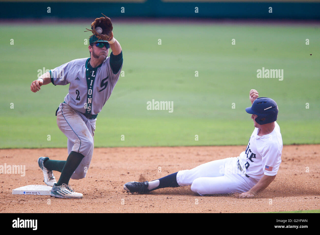Baton Rouge, LA, USA. 04th June, 2016. Rice Owls outfielder Dayne ...