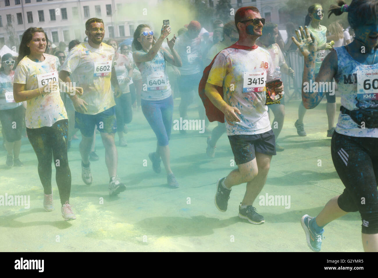 The colour run race india hi-res stock photography and images - Alamy