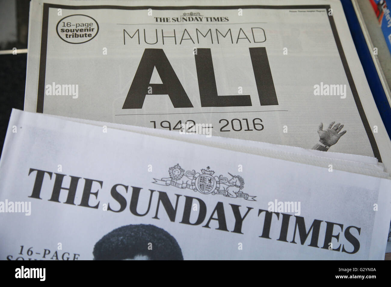 British newspapers front page hi-res stock photography and images - Alamy