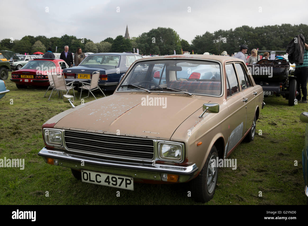 Bromley,UK,5th June 2016,Hillman Hunter deluxe on display at the ...