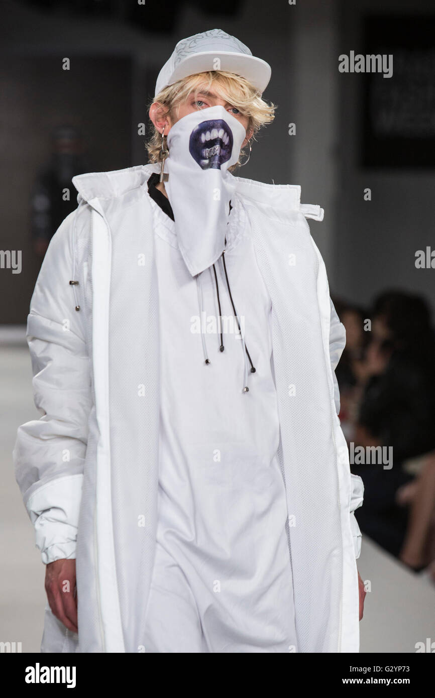 Sarah caplin hi-res stock photography and images - Alamy