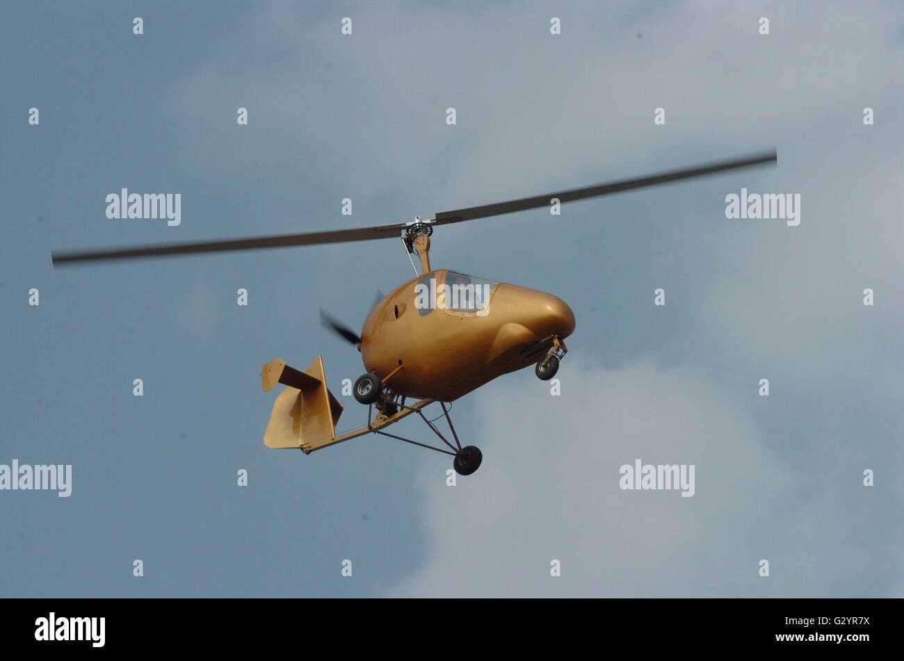 Shijiazhuang, China's Hebei Province. 4th June, 2016. Xie Baogang flies his airplane in Jingxian ...