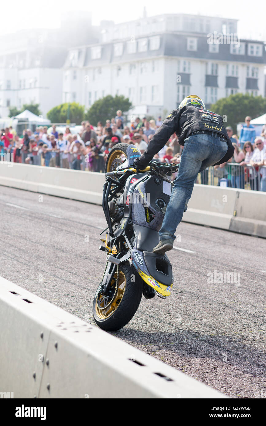 Motorcycle stunt hi-res stock photography and images - Alamy