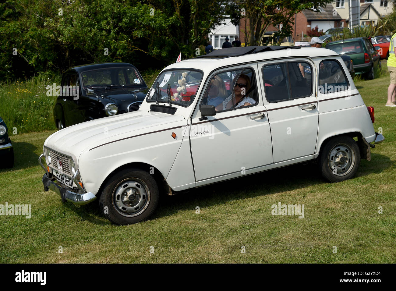 1995 Renault. Classic Car Tour Stock Photo - Alamy
