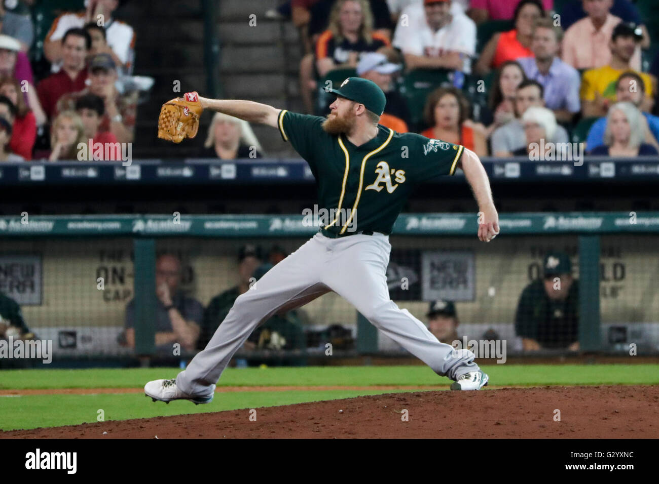 Houston, TX, USA. 5th June, 2016. Oakland Athletics relief pitcher Sean ...