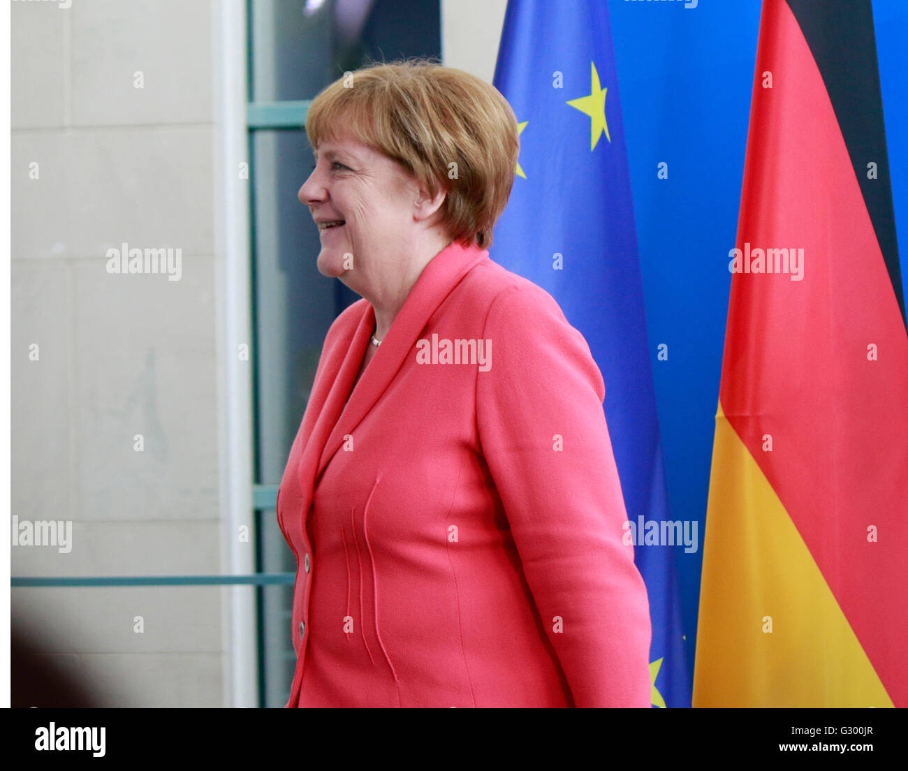 BKin Angela Merkel - Treffen der dt. Bundeskanzlerin mit dem NATO ...