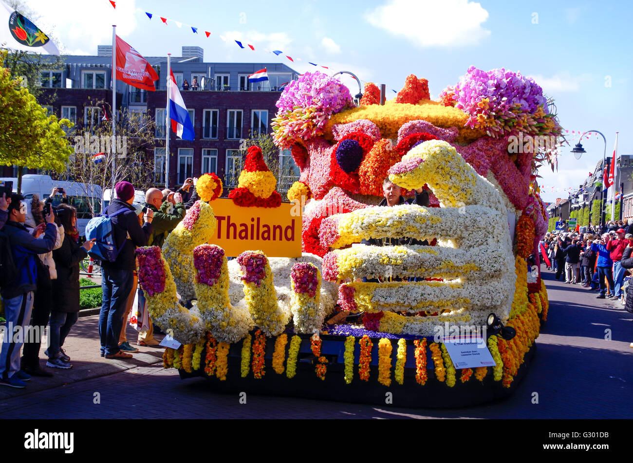 Flower parade float and flower sculptures in the annual Holland flower ...
