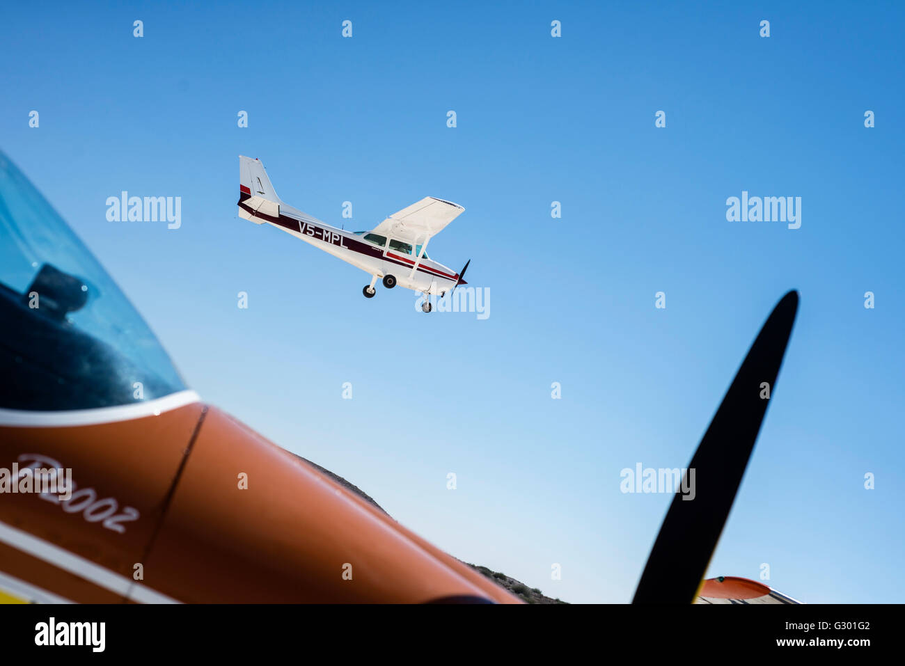 Aircraft movements hi-res stock photography and images - Alamy