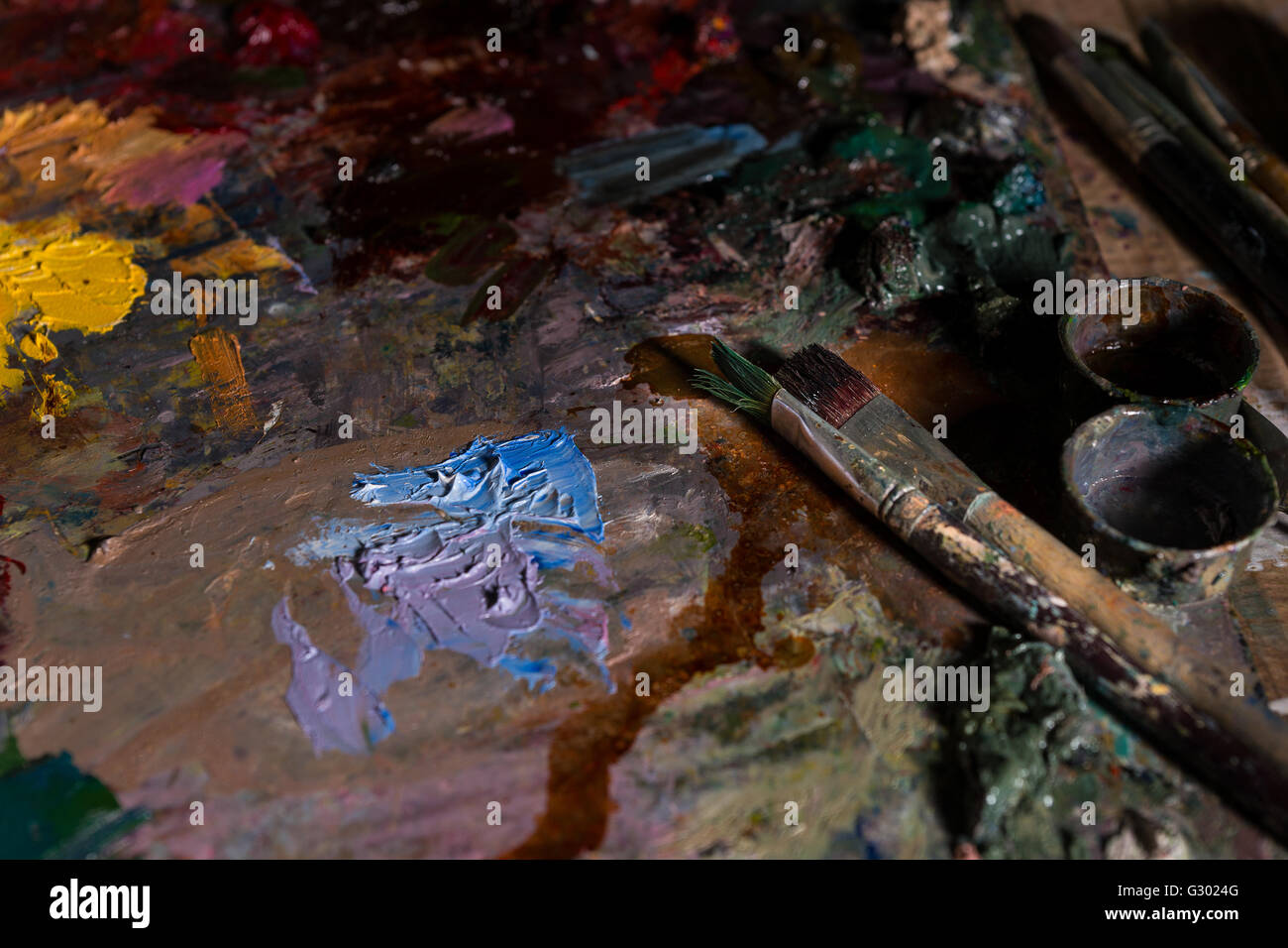 Professional artists tools hi-res stock photography and images - Alamy