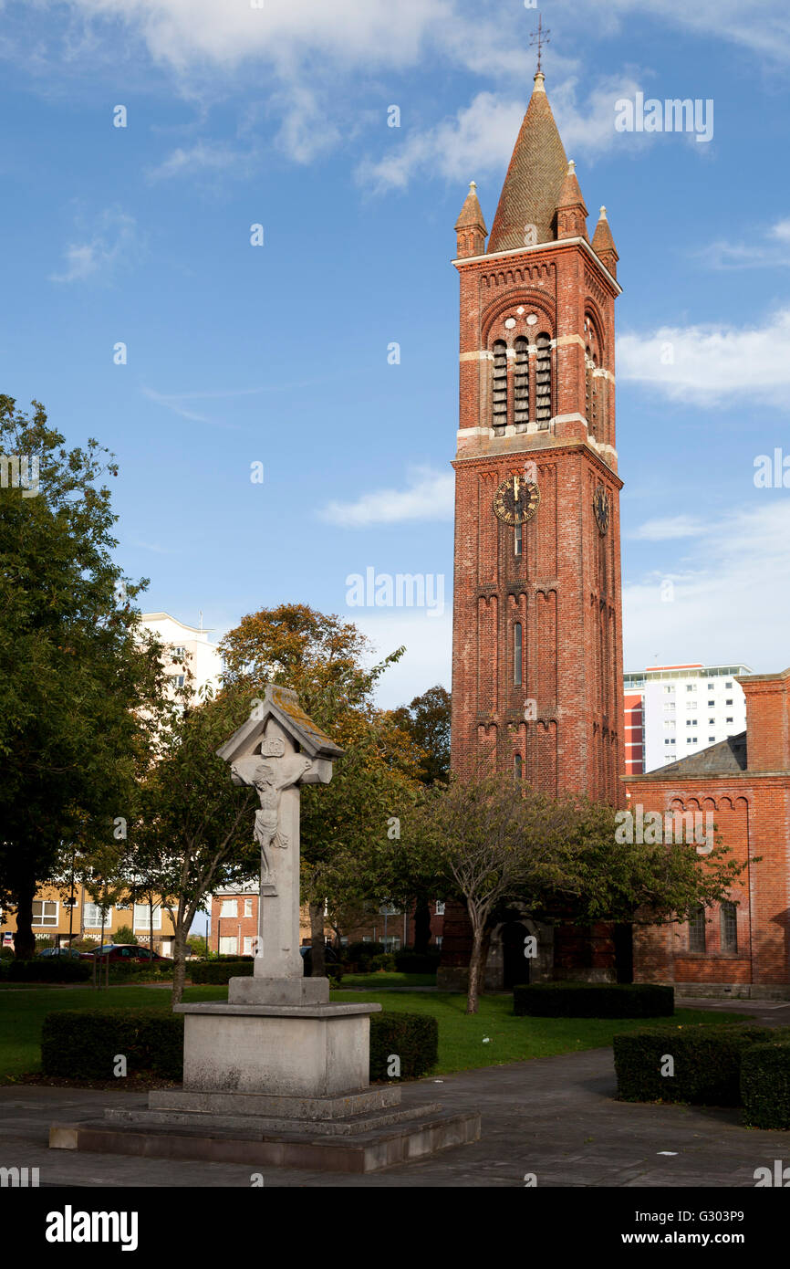 Anglican church of the holy trinity hi-res stock photography and images ...
