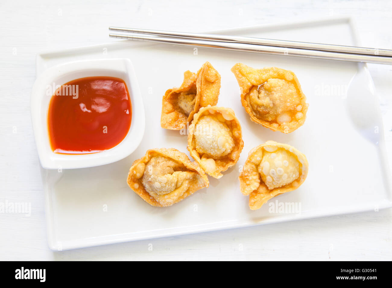 Deep fried won ton hi-res stock photography and images - Alamy