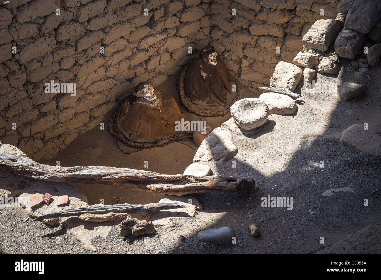 Chauchilla Cemetery with prehispanic mummies in Nazca desert, Peru ...