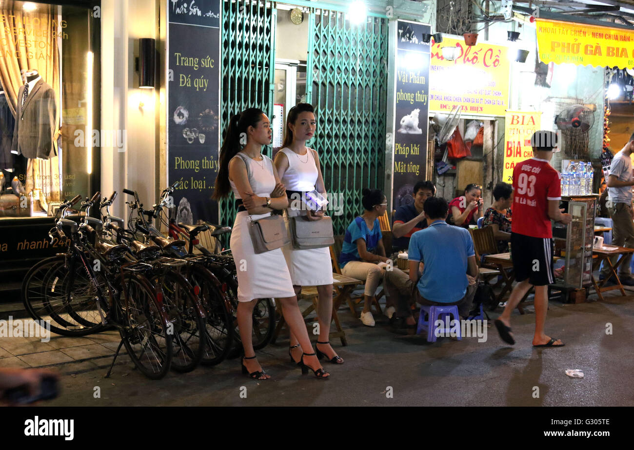 girls selling promoting tobacco cigarette sellers Stock Photo - Alamy