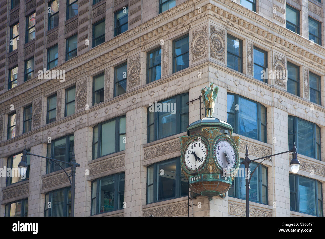 Iconic Father Time clock, the 1926 decorative Jewelers' Building clock ...
