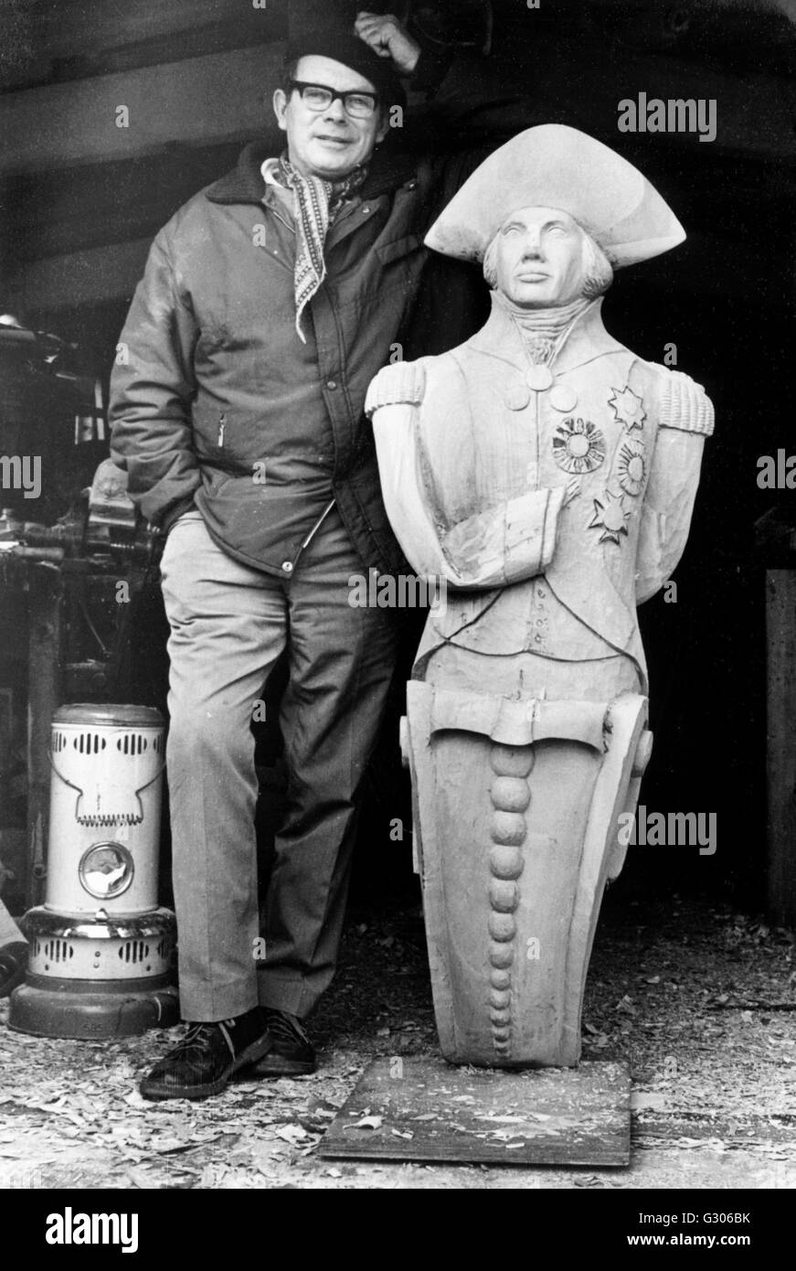 AJAXNETPHOTO. 15TH DECEMBER, 1970. - LIFESIZED NELSON - JACK WHITEHEAD ...