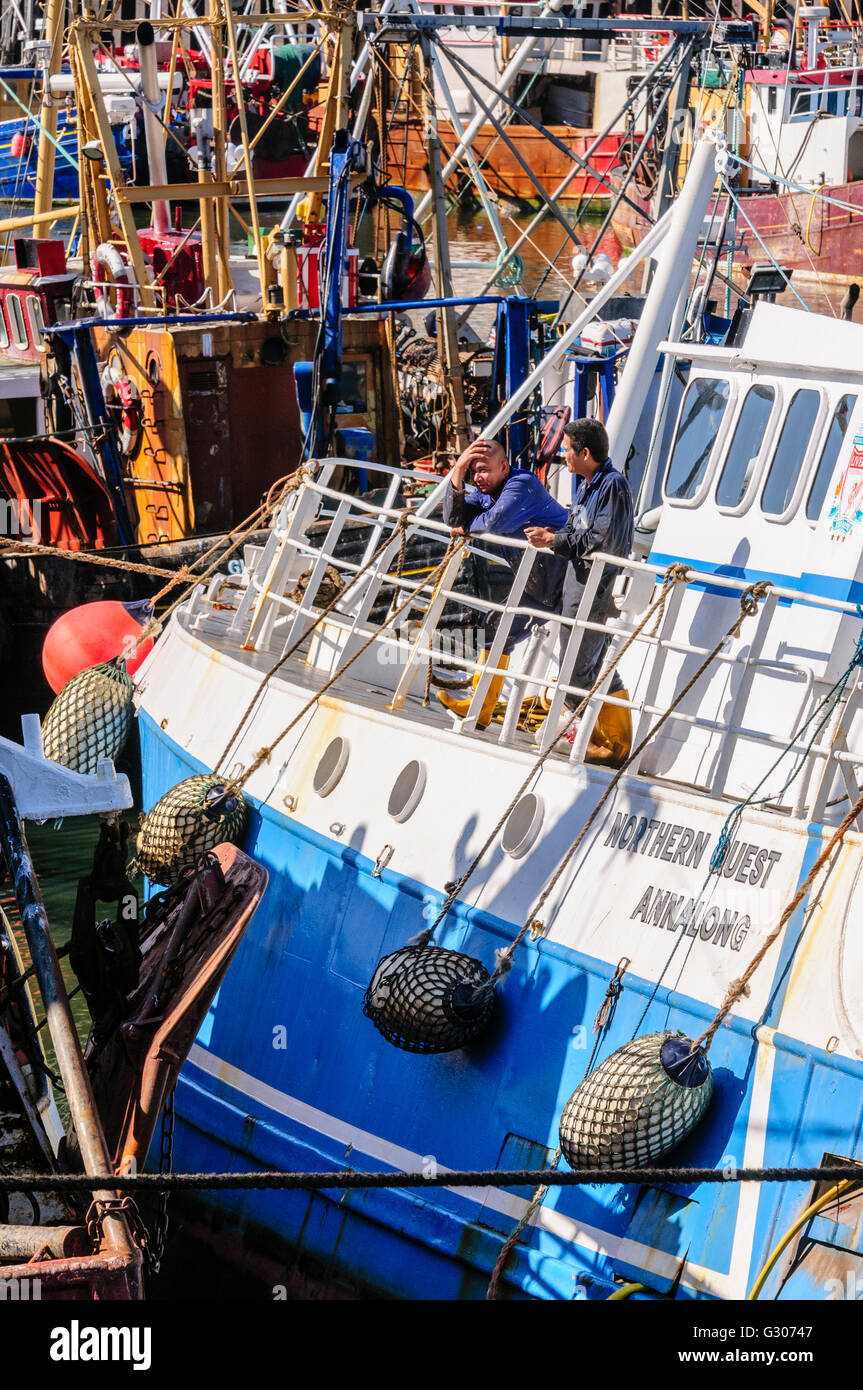 Filipino fishermen hi-res stock photography and images - Alamy