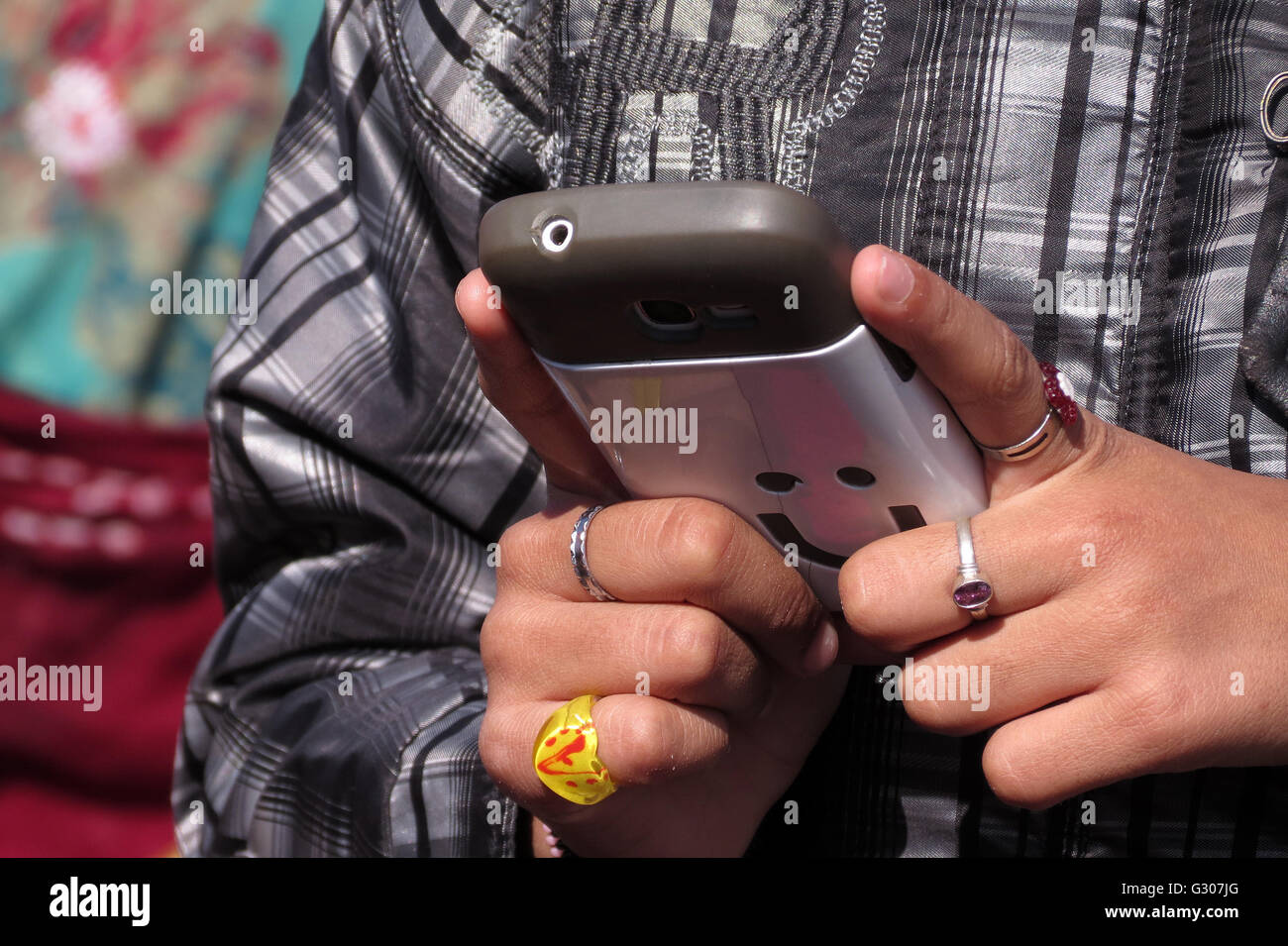 Indian boy using technology hi-res stock photography and images - Alamy