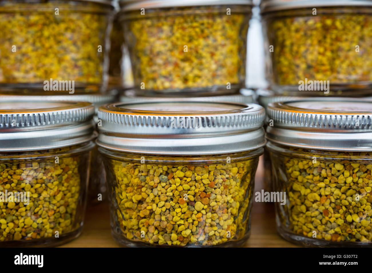 Golden jars hi-res stock photography and images - Alamy