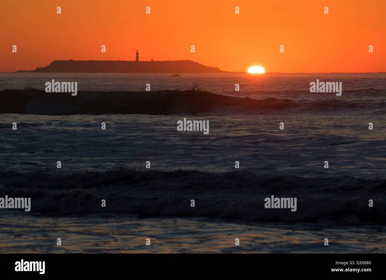 Destruction Island Lighthouse sunset from Ruby Beach, Olympic National ...