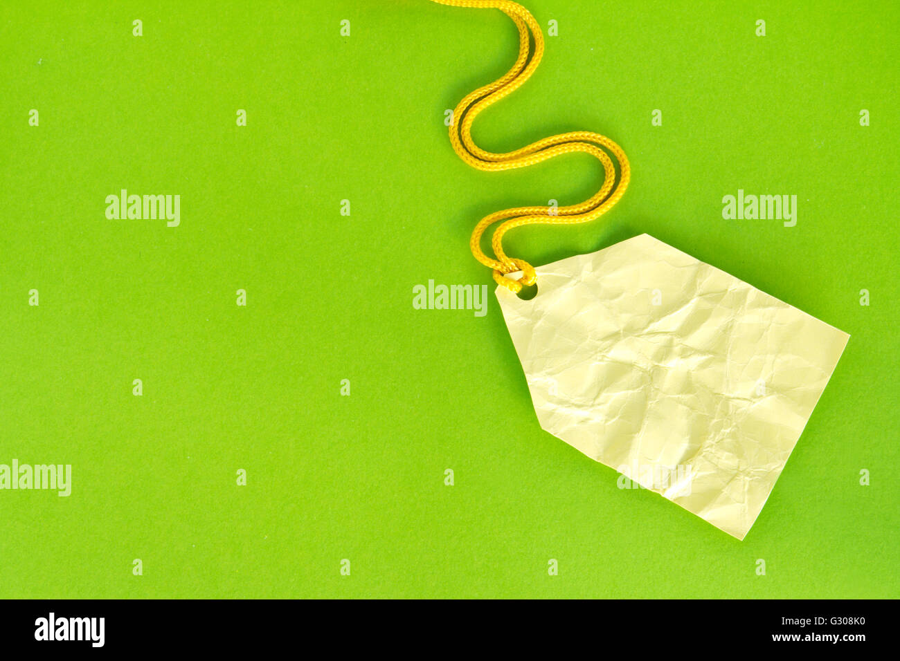 Blank yellow price tag isolated on green, Price tag, gift tag, sale tag ...