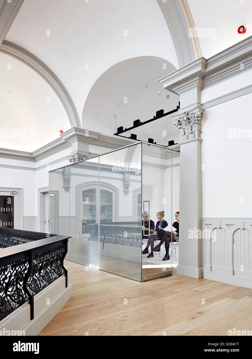 Opaque screen hi-res stock photography and images - Alamy