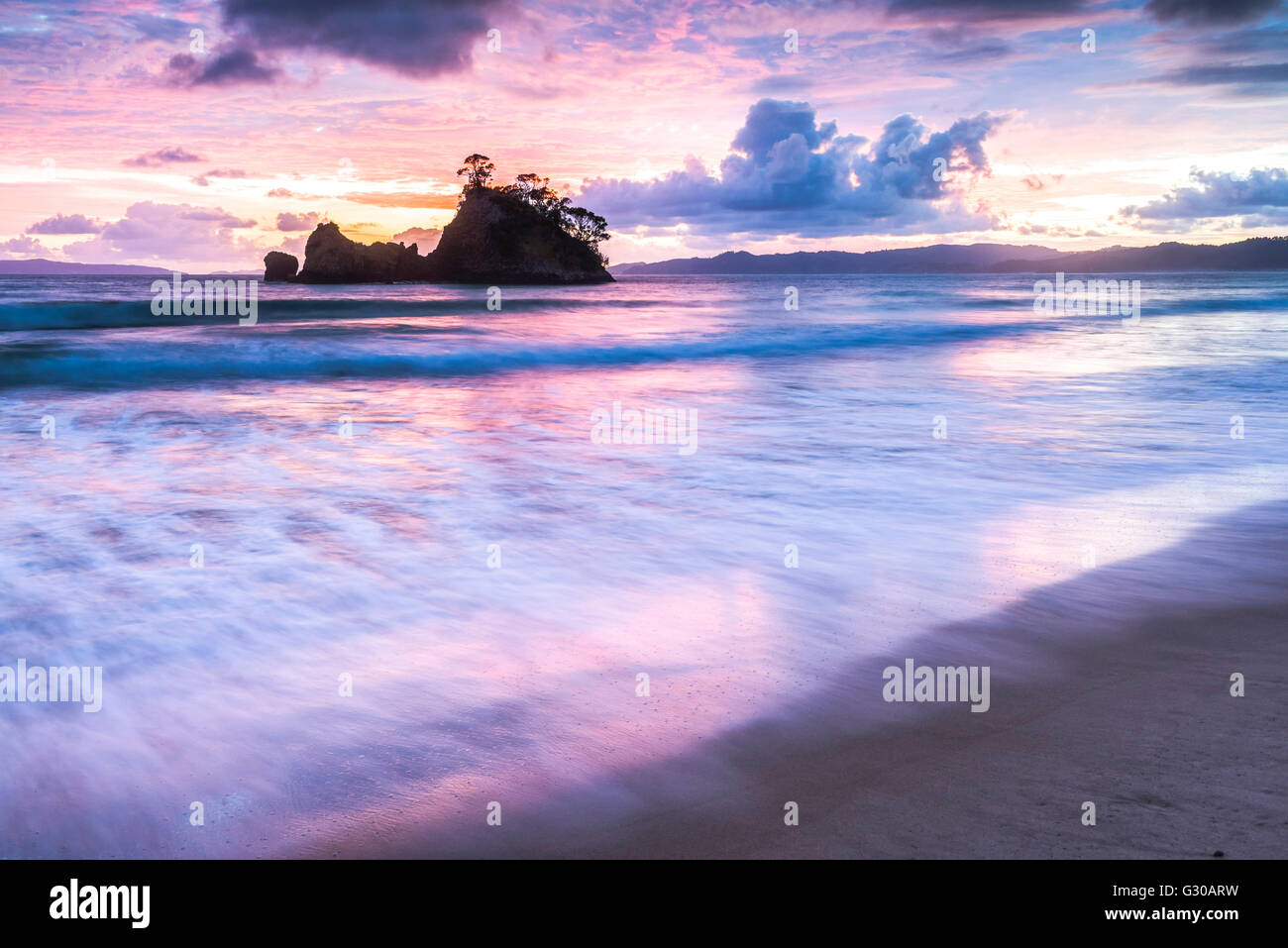 Pungapunga Island at Whangapoua Beach at sunrise, Coromandel Peninsula ...