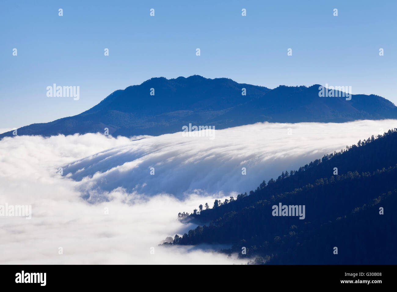 Caldera de Taburiente at cloud waterfall of Cumbre Nueva, Parque ...