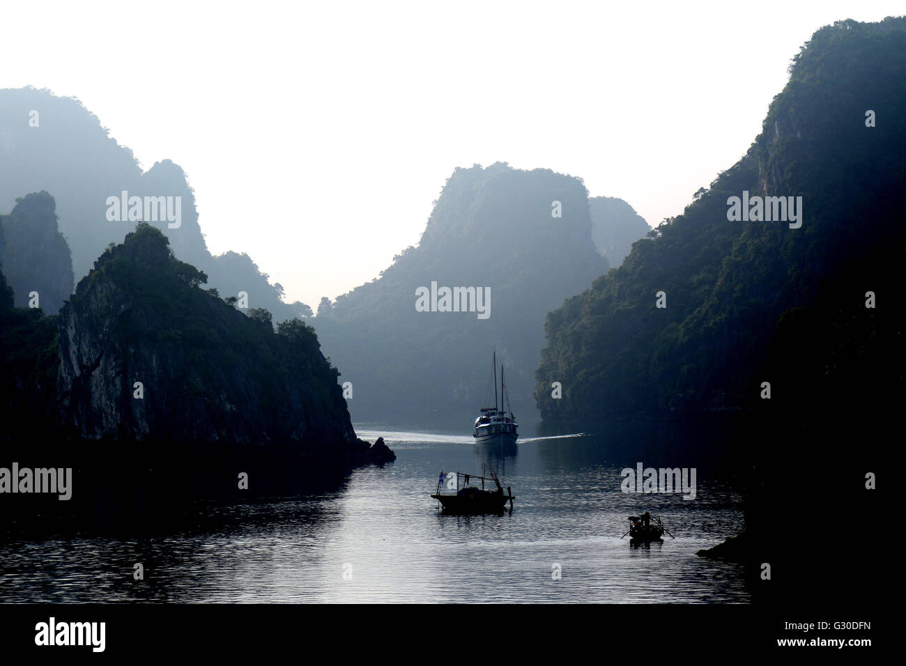 Ha Long Halong bay islands cruise tourist site Stock Photo - Alamy