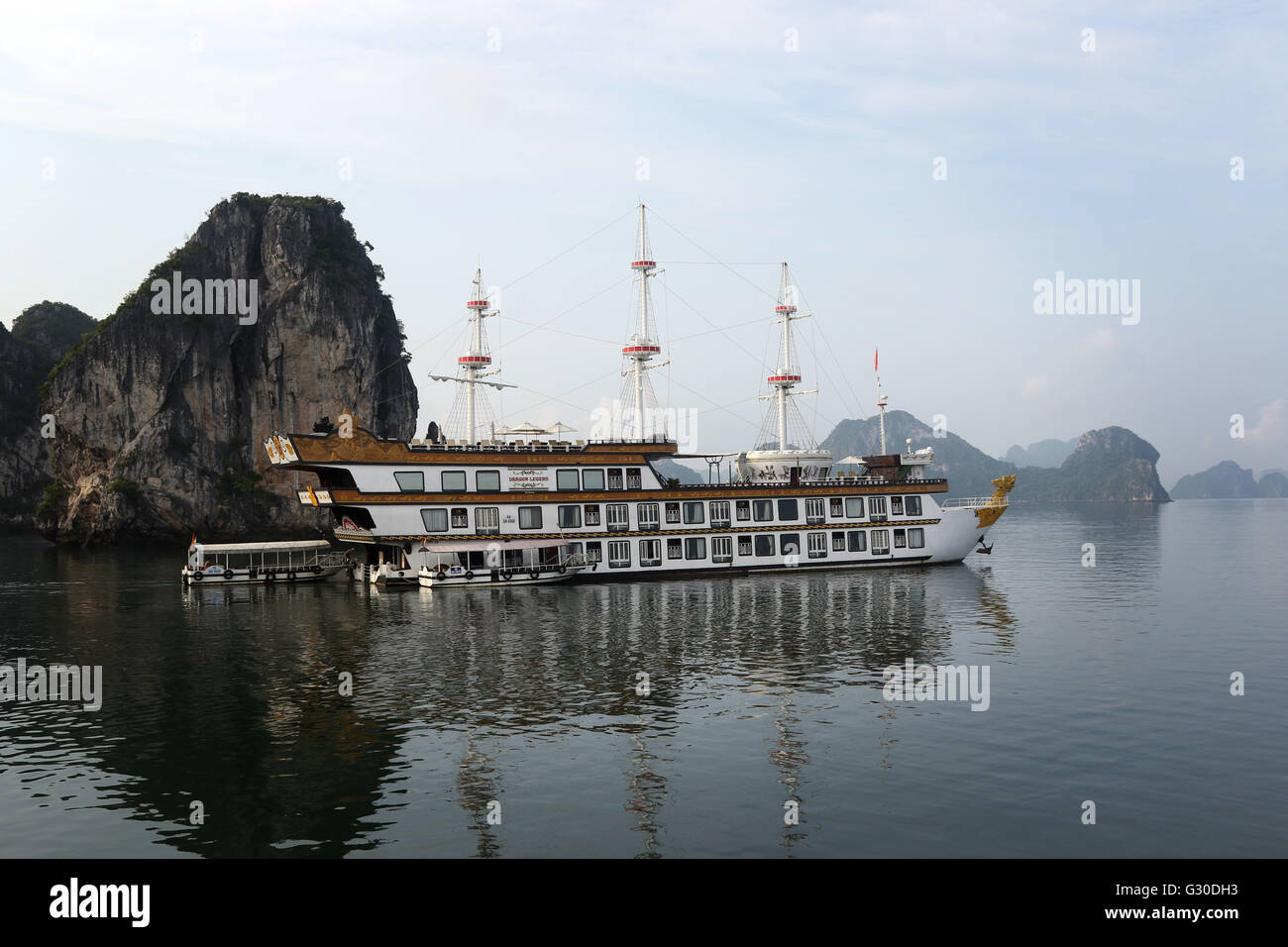 Ha Long Halong bay islands cruise tourist site Stock Photo - Alamy