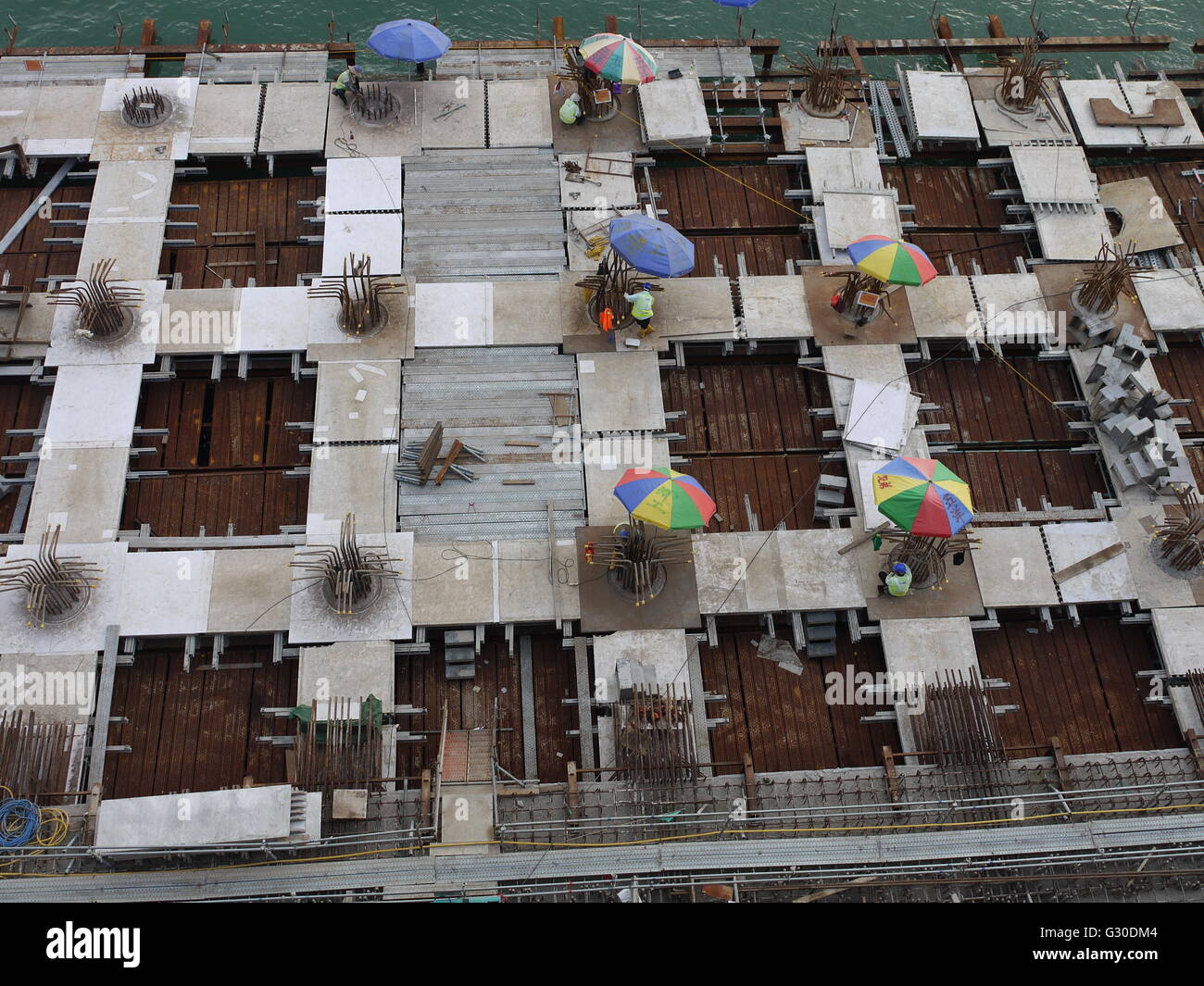 Hong kong construction workers hi-res stock photography and images - Alamy