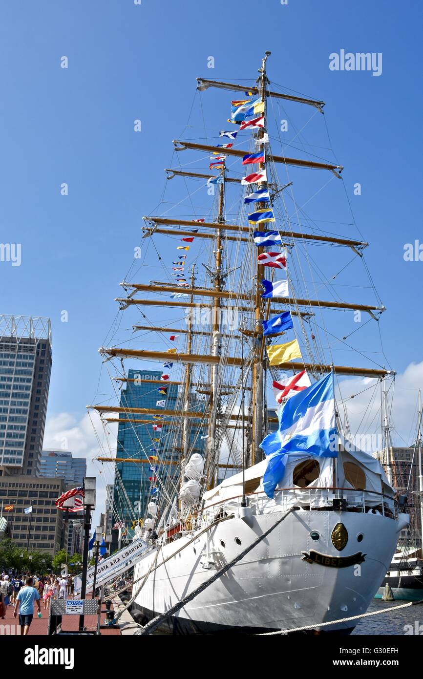 Beautiful ship hi-res stock photography and images - Alamy