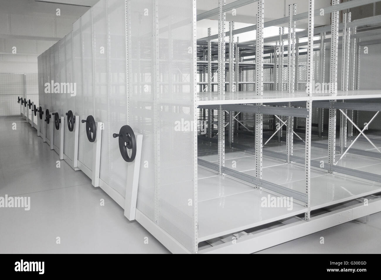 Empty warehouse shelves hi-res stock photography and images - Alamy
