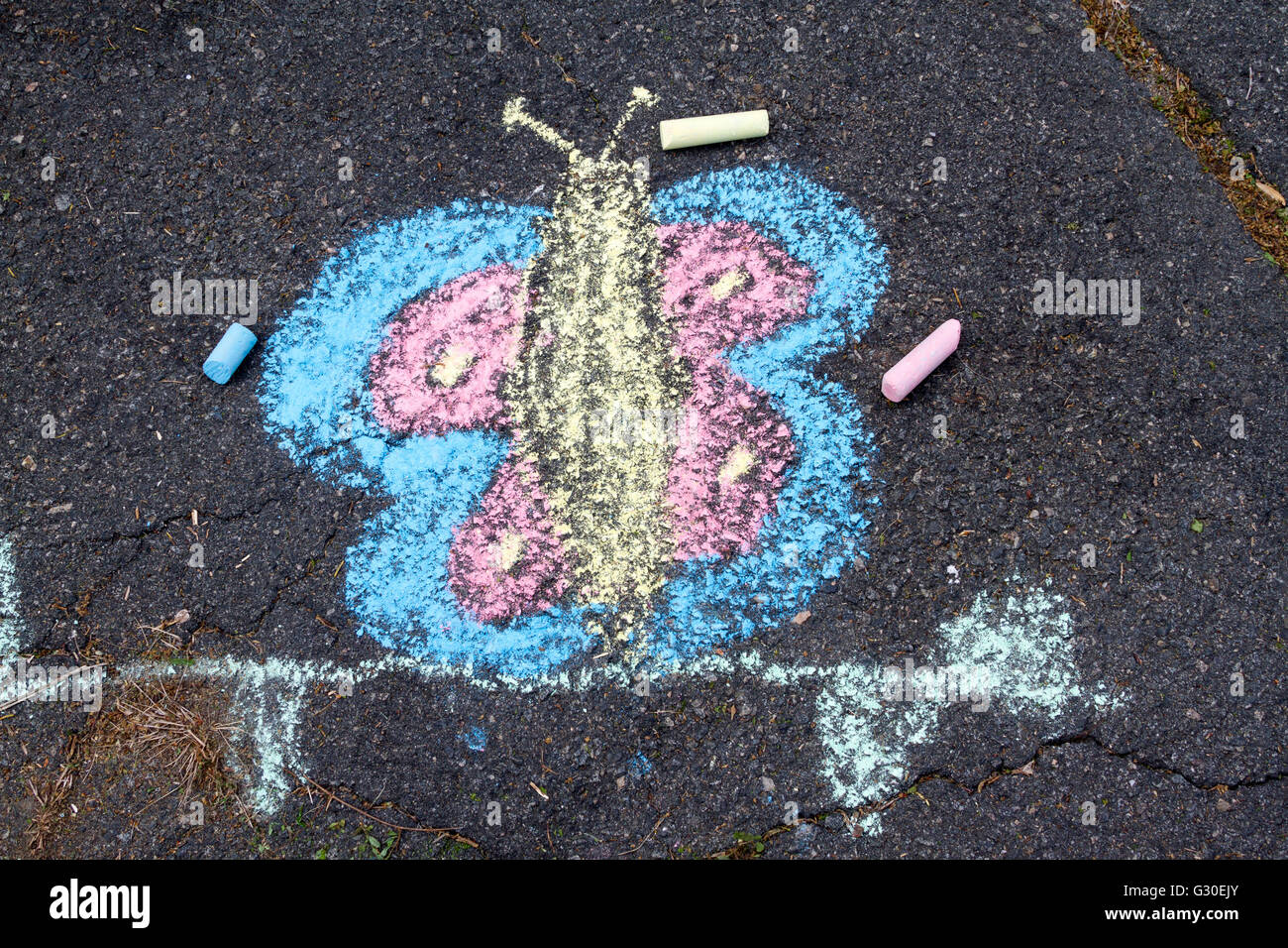 Chalk Outline Drawing High Resolution Stock Photography and Images - Alamy
