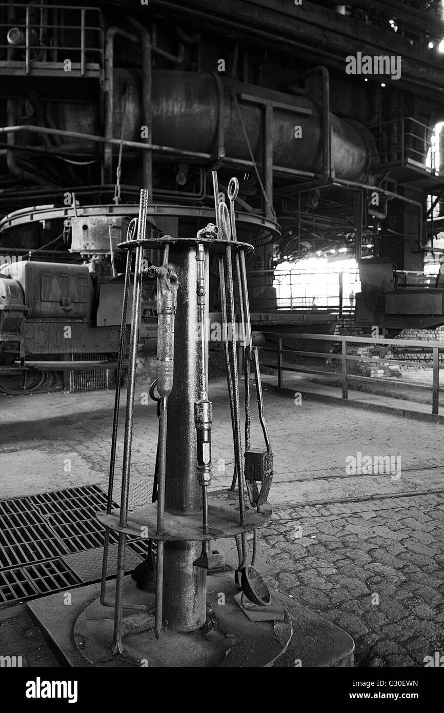 Stand with tools hi-res stock photography and images - Alamy