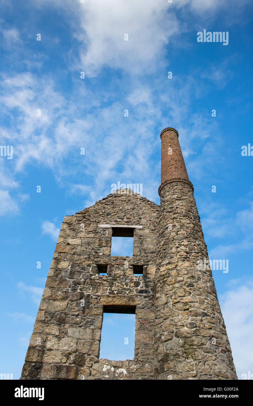 Old tin mines cornwall hi-res stock photography and images - Alamy