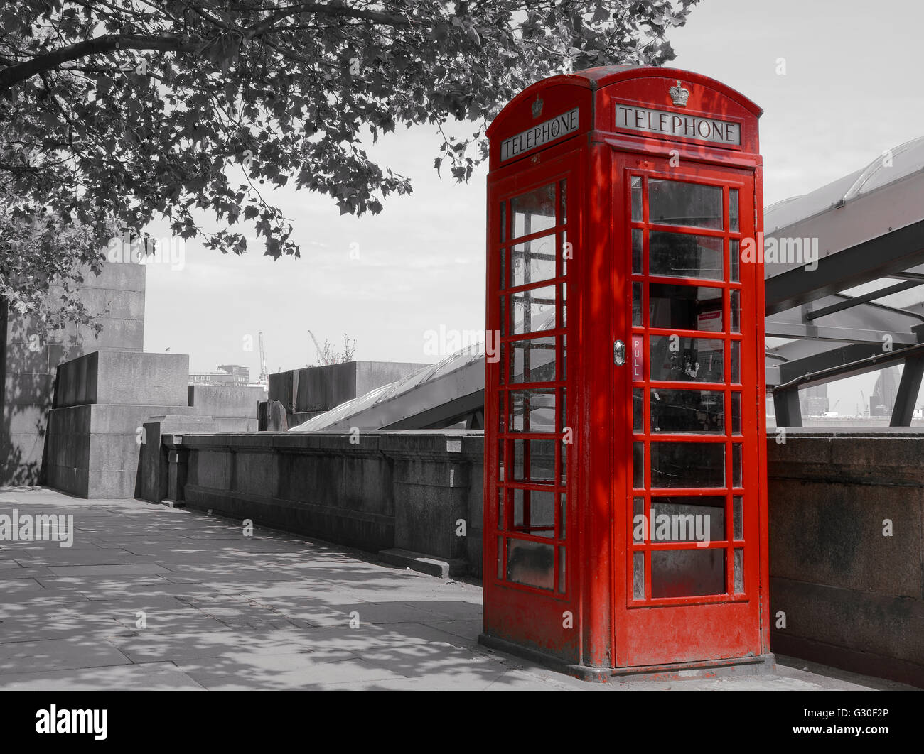 Red telephone box picture hi-res stock photography and images - Alamy