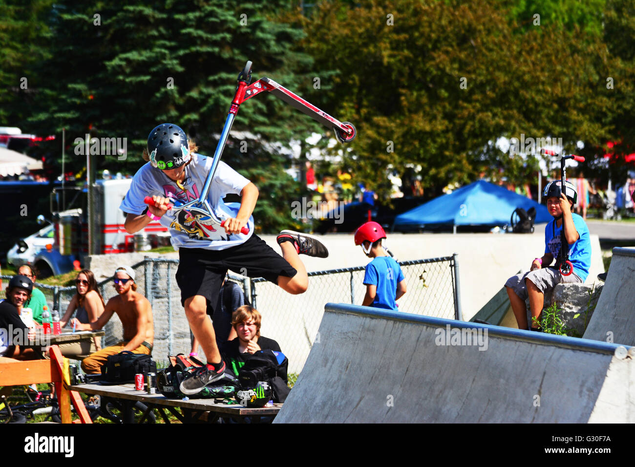 Scooter tricks hi-res stock photography and images - Alamy