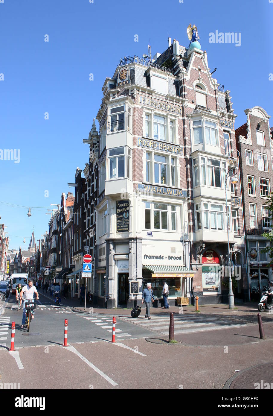 Amsterdam monument house hi-res stock photography and images - Alamy