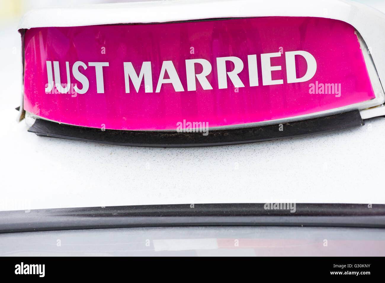 Wedding car married sign hi-res stock photography and images - Alamy