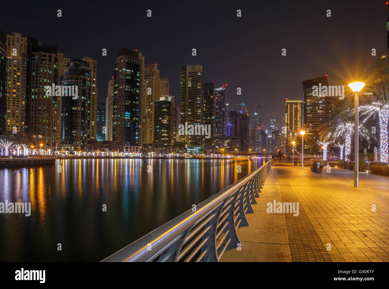 pedestrian walkway in district Marina at night Stock Photo - Alamy