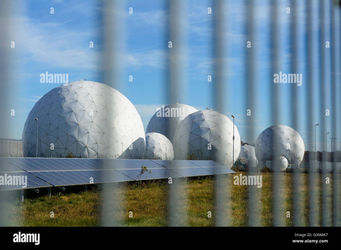 Radomes hi-res stock photography and images - Alamy