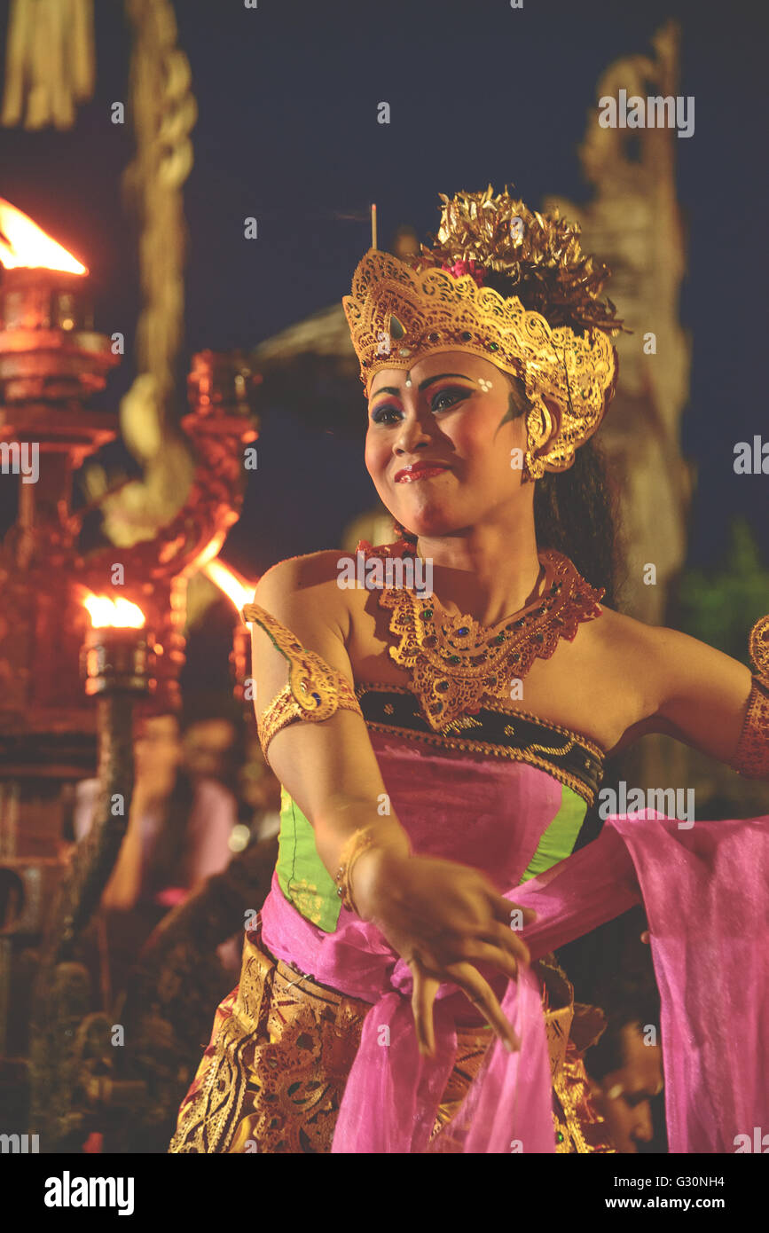 Fire of dance hi-res stock photography and images - Alamy