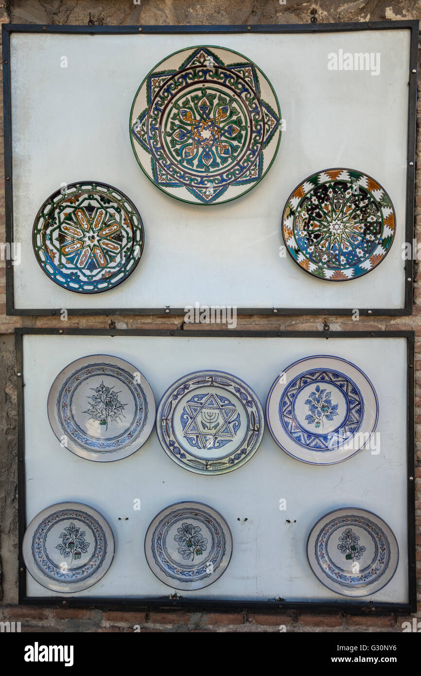 Painted plates hi-res stock photography and images - Alamy