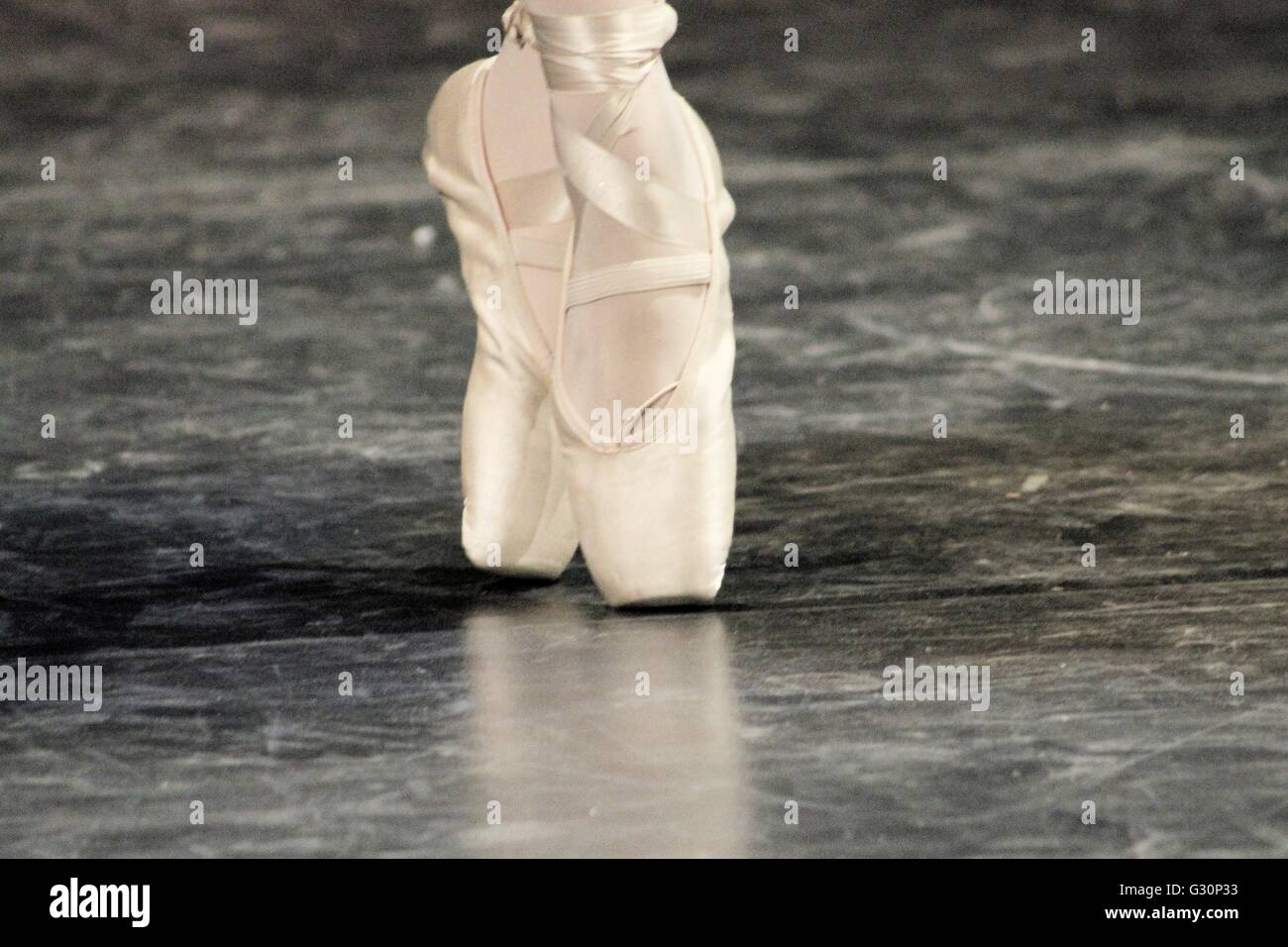 Dance ballet hi-res stock photography and images - Alamy