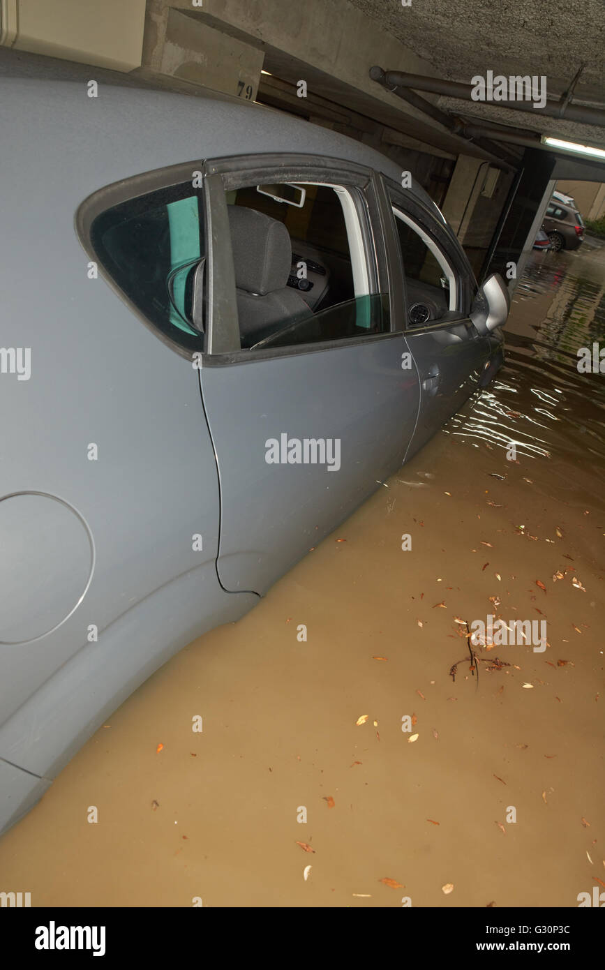 Car floods hi-res stock photography and images - Alamy